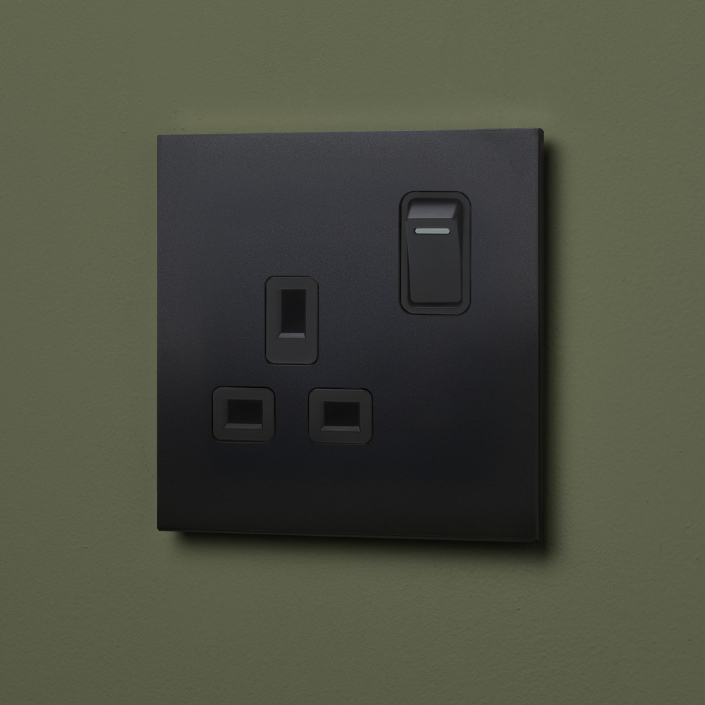 Aura Socket Single Socket - Matt Black RetroTouch Light Switches & Plug ...