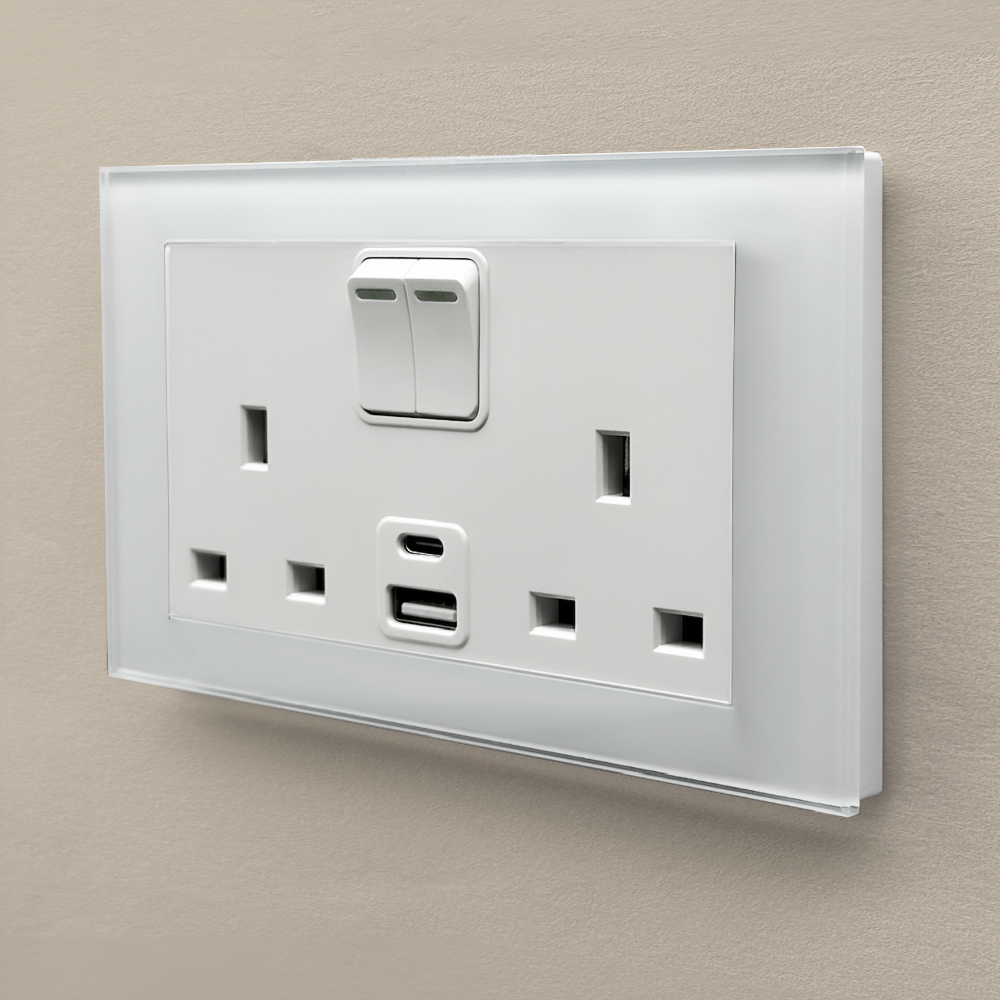 Crystal 3.1A USBC & 13A DP Double Plug Socket with Switch White PG ...