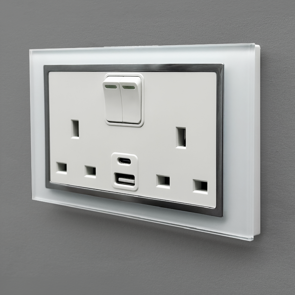 Crystal 3.1A USBC & 13A DP Double Plug Socket with Switch White CT ...